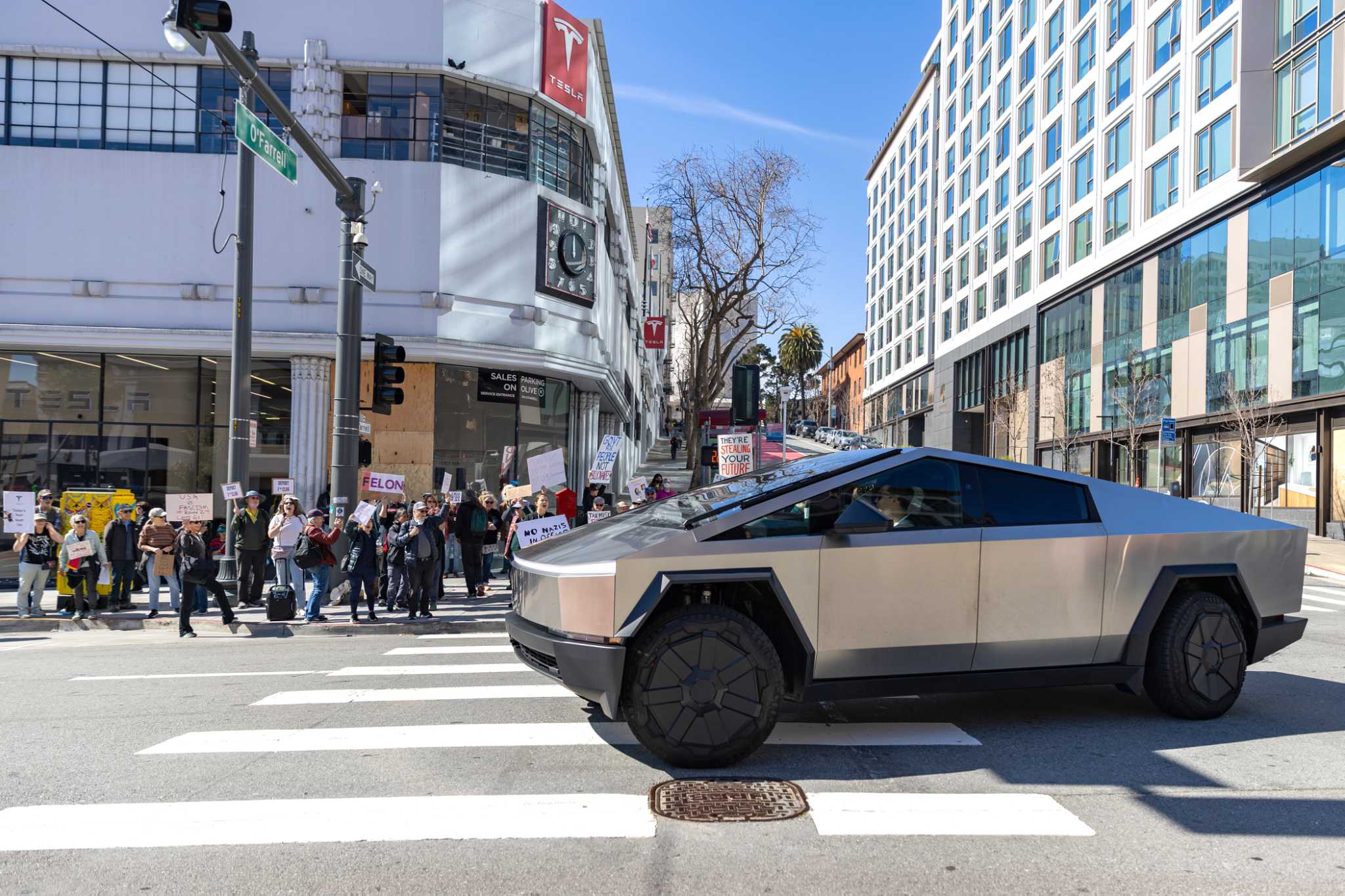 Tesla vandals are getting caught in the act by the cars’ cameras