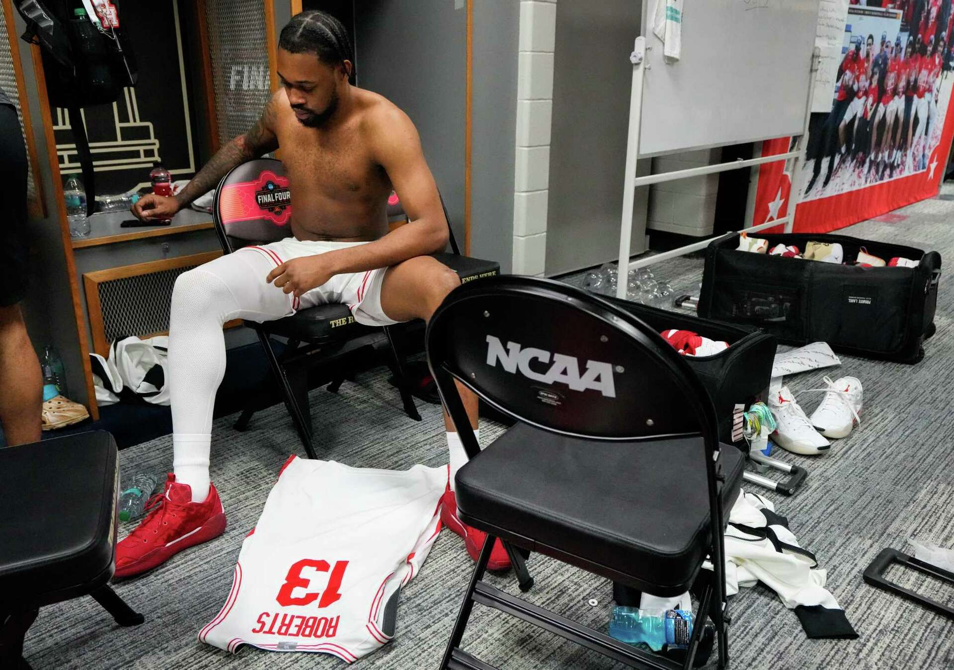 Houston comes up one game short as Florida rallies to win NCAA title