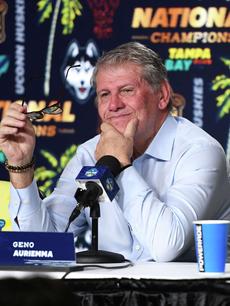 Mike Anthony: UConn's Geno Auriemma is back on his throne