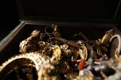 Texas engineer hides treasure worth millions, inspired by Forrest Fenn