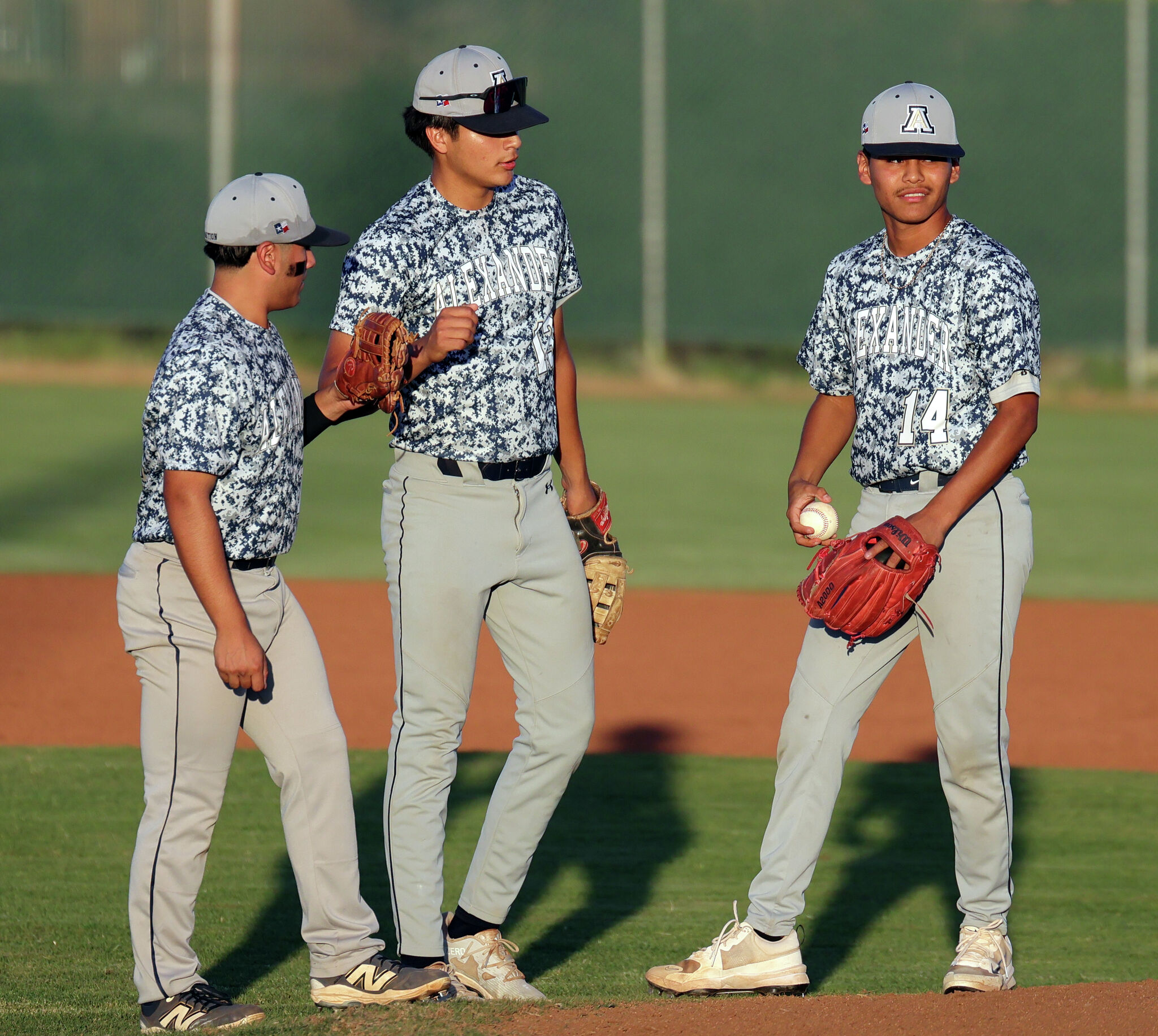 BASEBALL: Alexander, Federico Hernandez limit LBJ to one hit