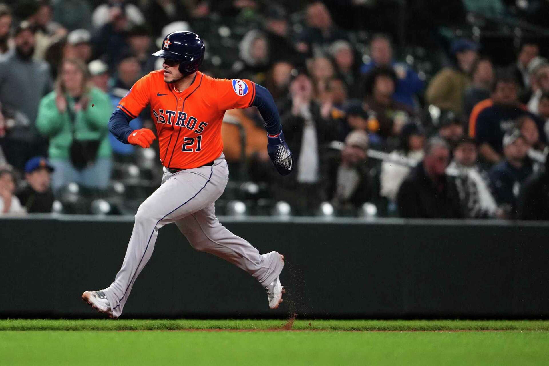 Cam Smith comes up with pivotal hit in Houston Astros' win at Seattle