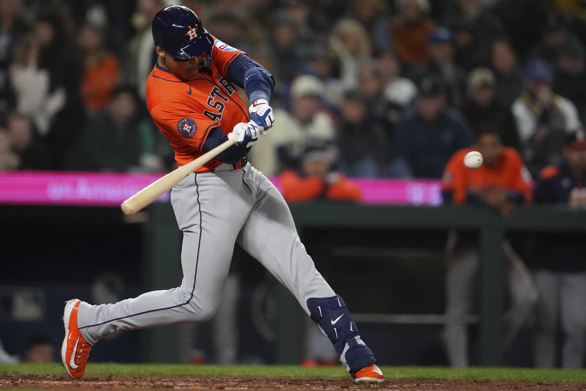 Cam Smith comes up with pivotal hit in Houston Astros' win at Seattle