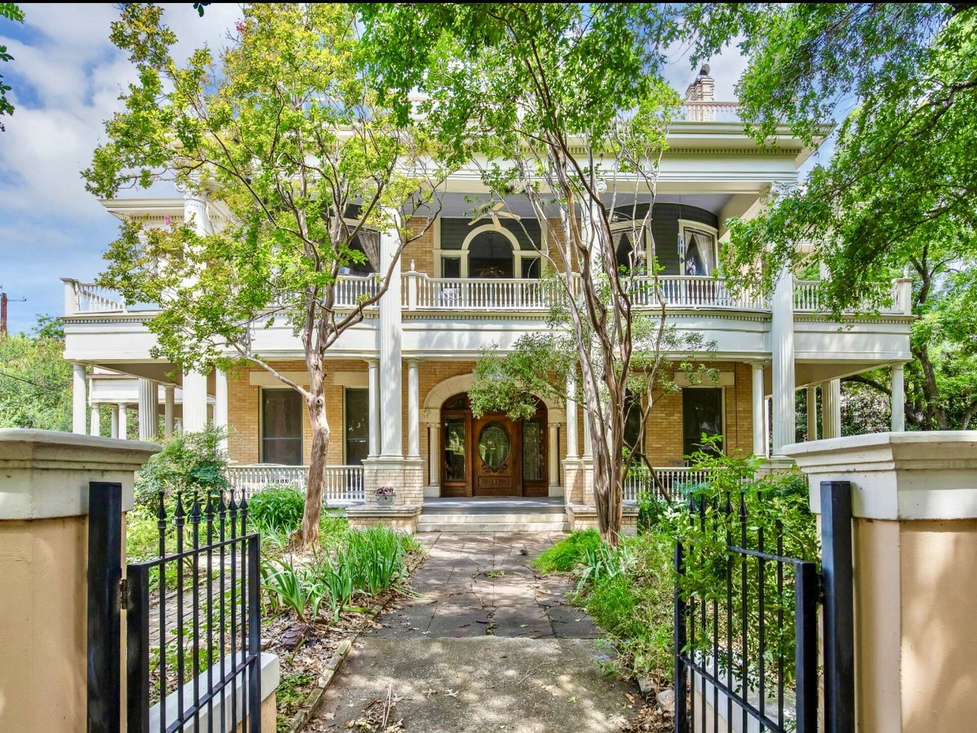 San Antonio's historic Joske House listed for $4.3 million