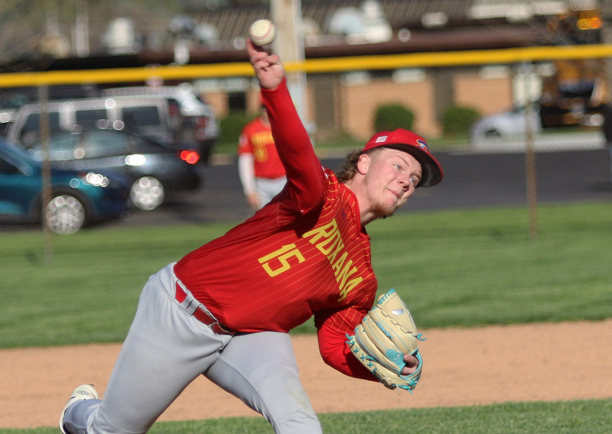 EA-WR baseball poses no threat against Roxana's Mason Crump