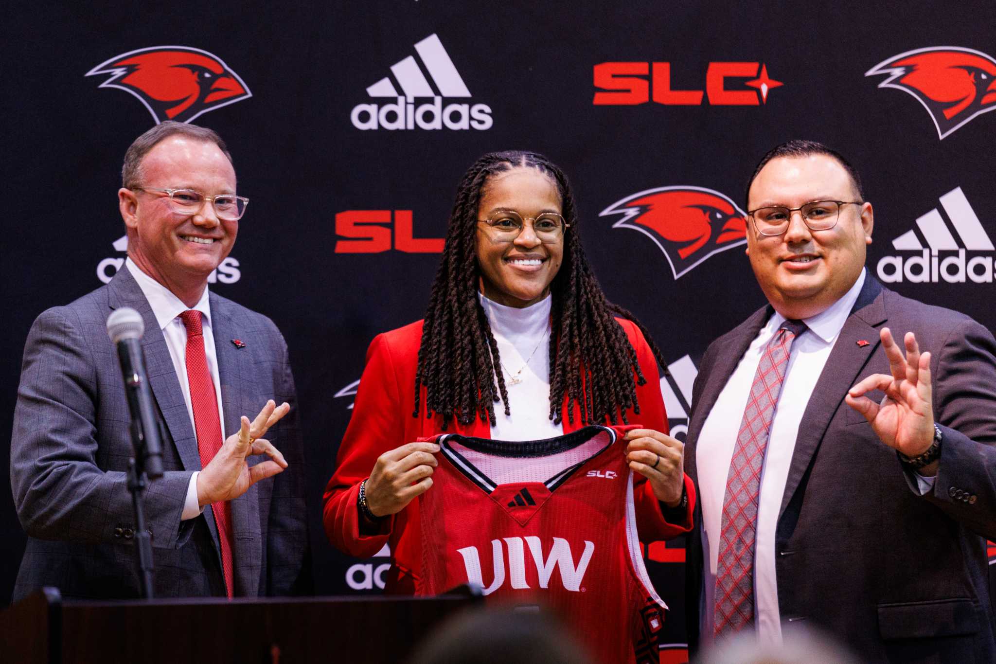 Jhasmin Player introduced as new UIW women's basketball coach