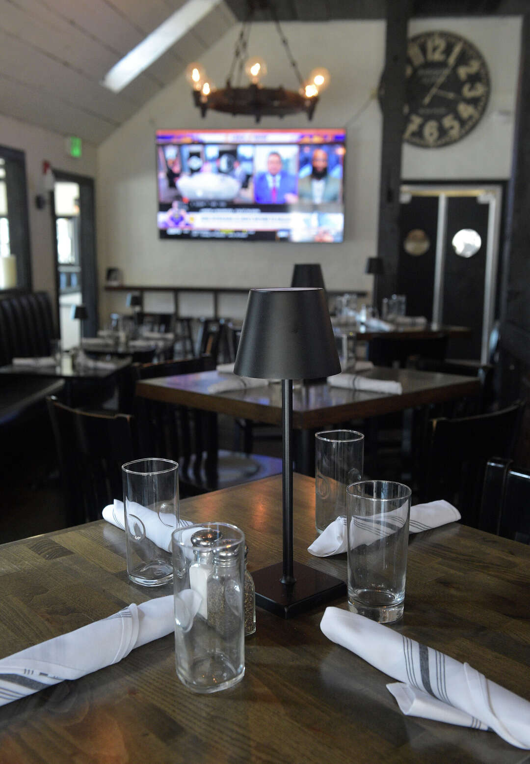 Black Cat Grille opens in Ridgefield; apartments set for Redding site