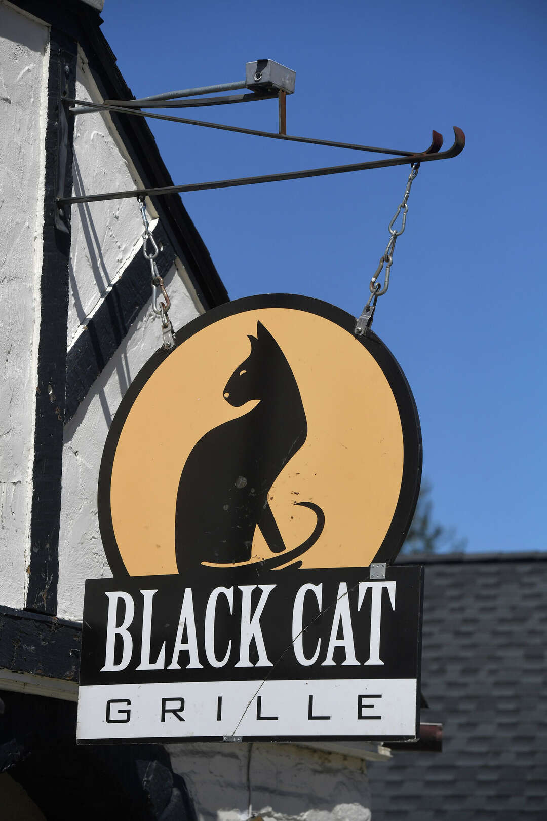 Black Cat Grille opens in Ridgefield; apartments set for Redding site