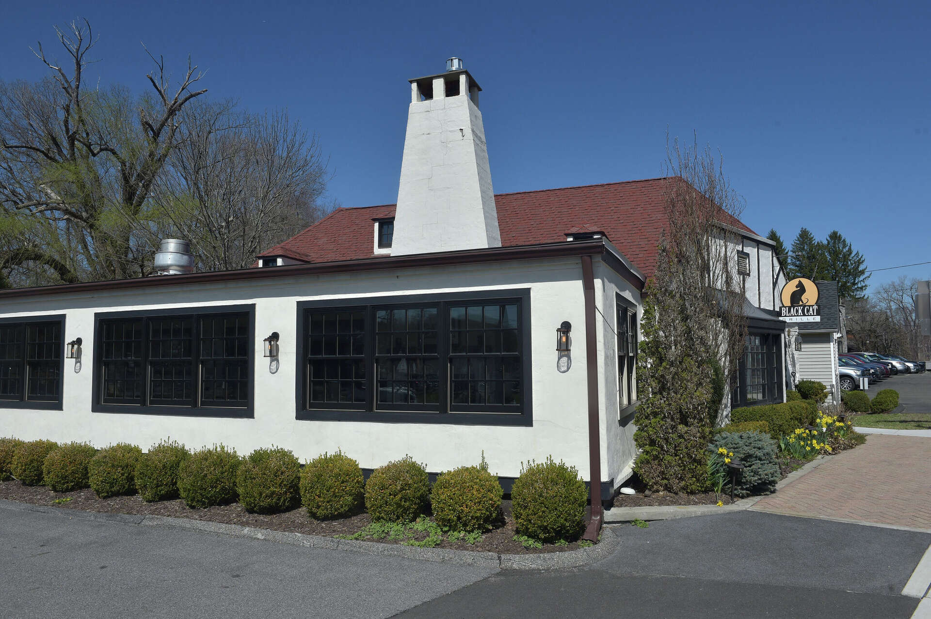 Black Cat Grille opens in Ridgefield; apartments set for Redding site