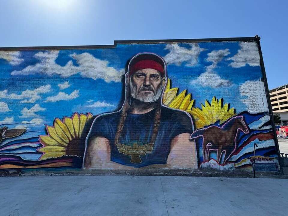 Willie Nelson mural recreated after original demolished in Austin
