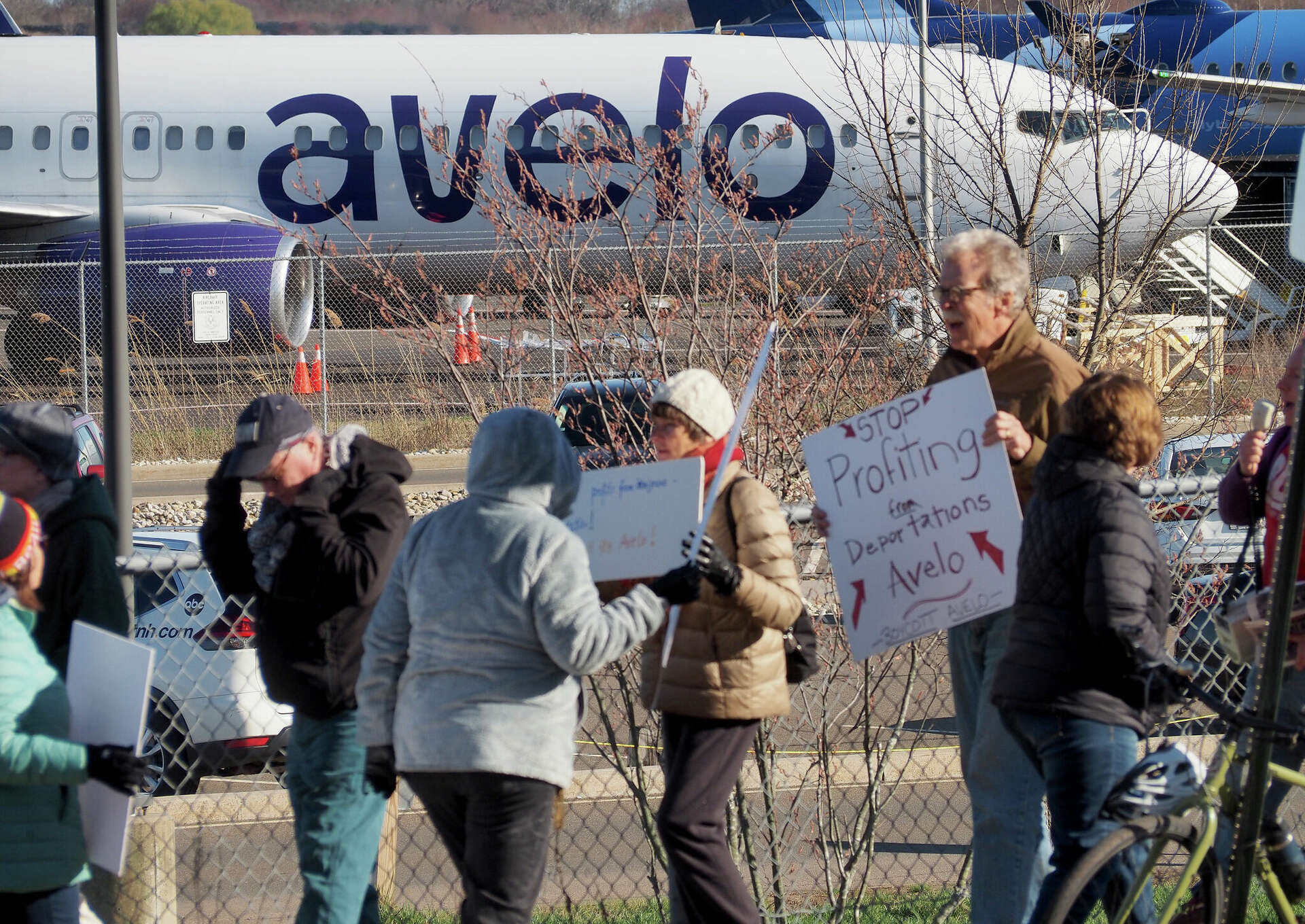 Avelo boycott over ICE deportation flights nears 26,000 signatures