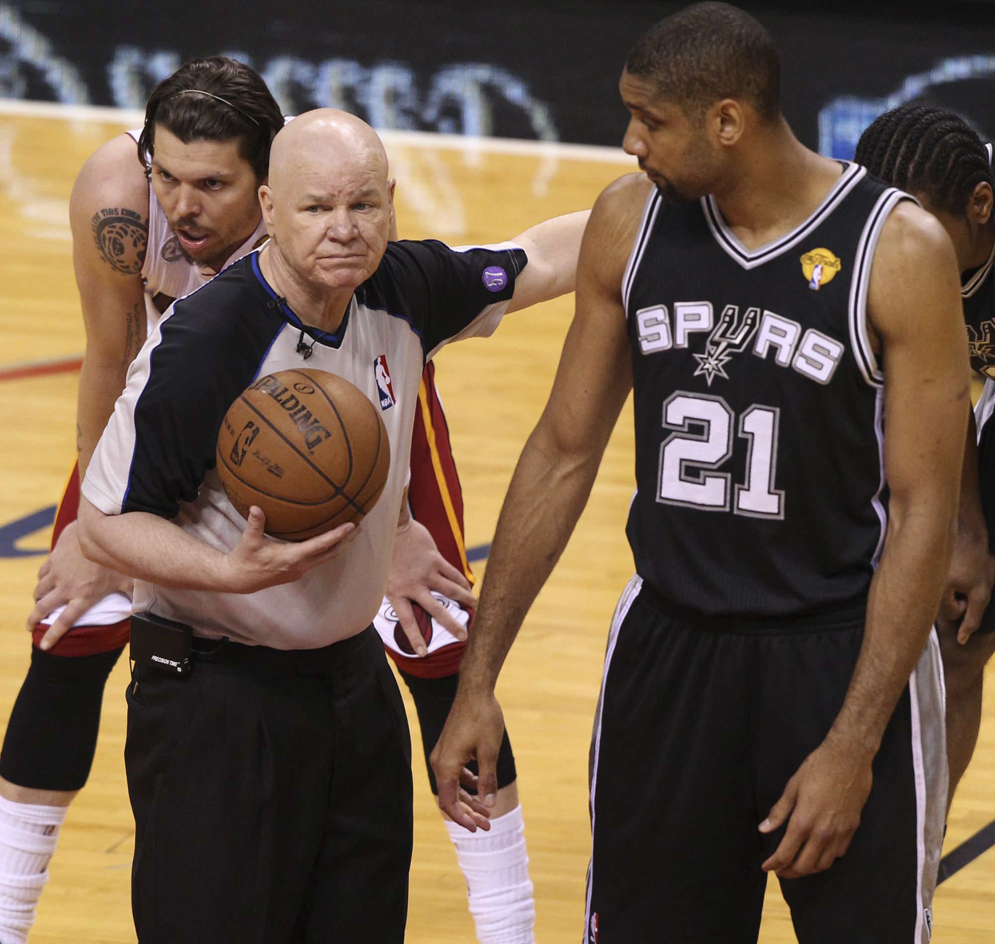 Tim Duncan's bizarre game ejection happened 18 years ago