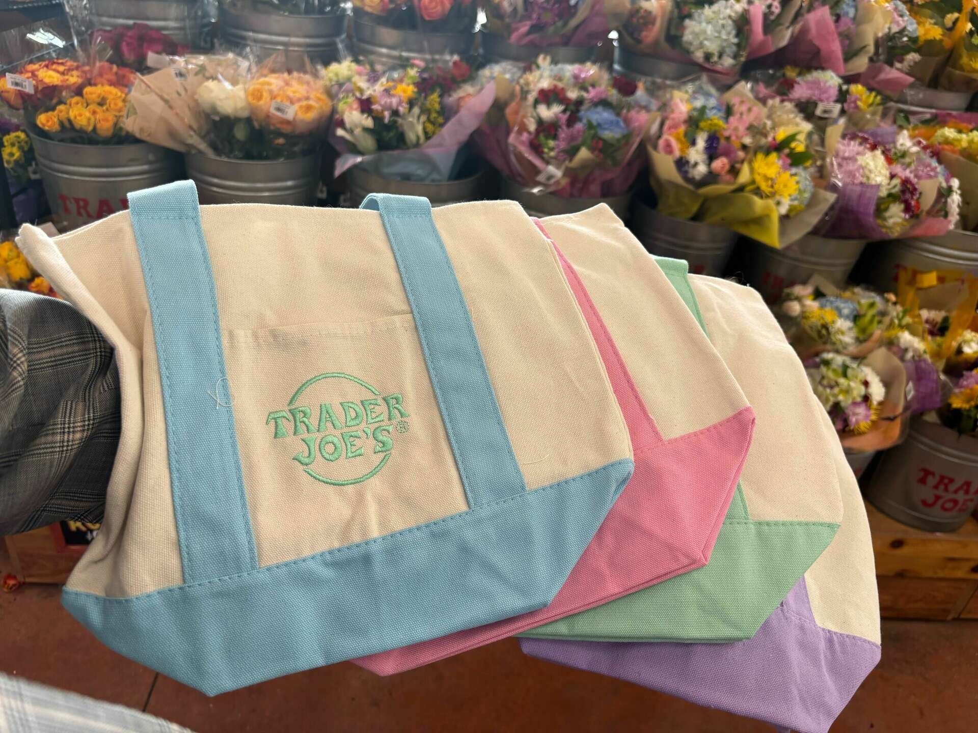 Trader Joe's viral mini tote bag is back. Here's where.