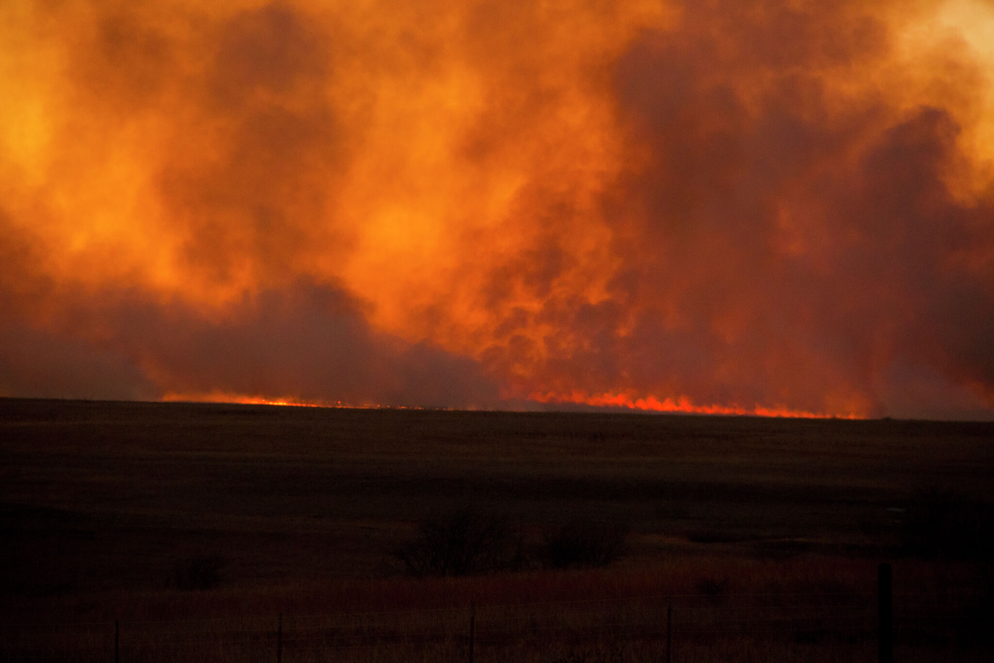 STX coastal fire burns 157 acres, destroys homes, 50% contained