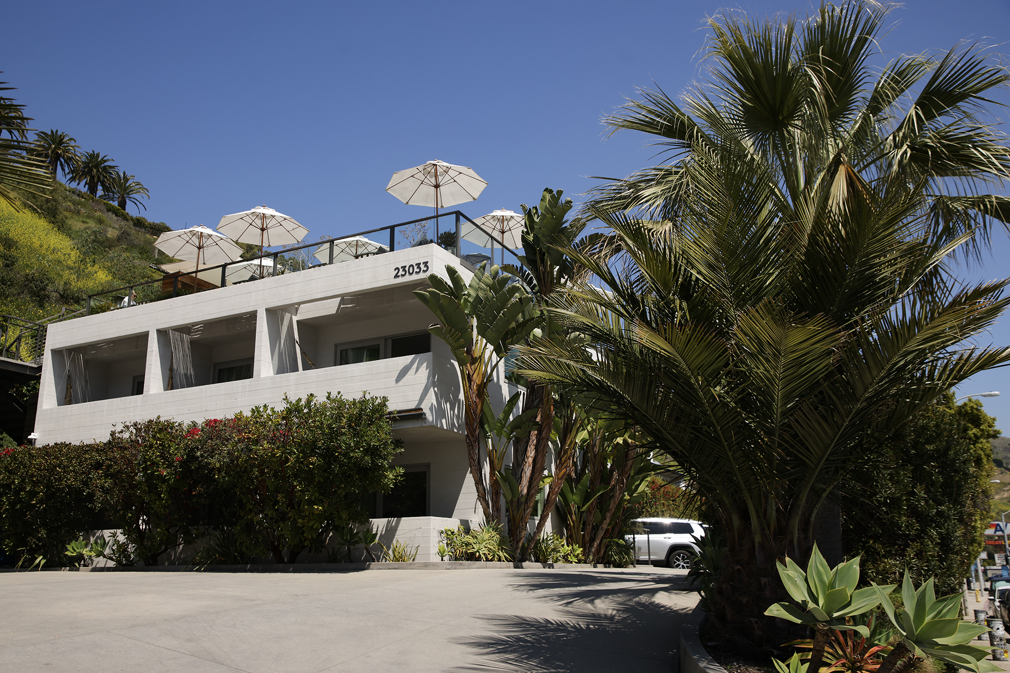 Surprise buyer snatches boutique Calif. beach hotel for $1.9M per room