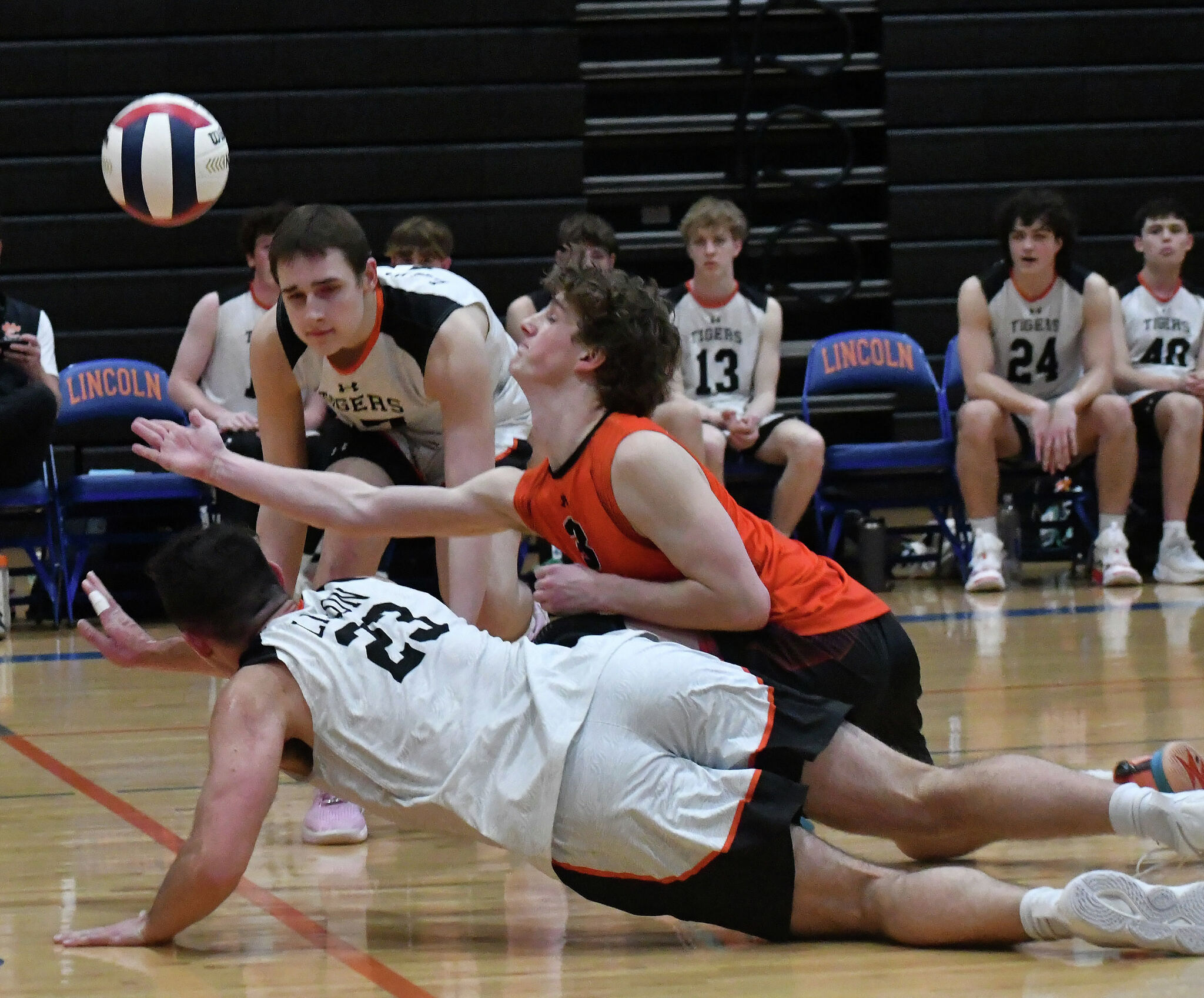 Edwardsville spikers sweep past Father McGivney at Lincoln
