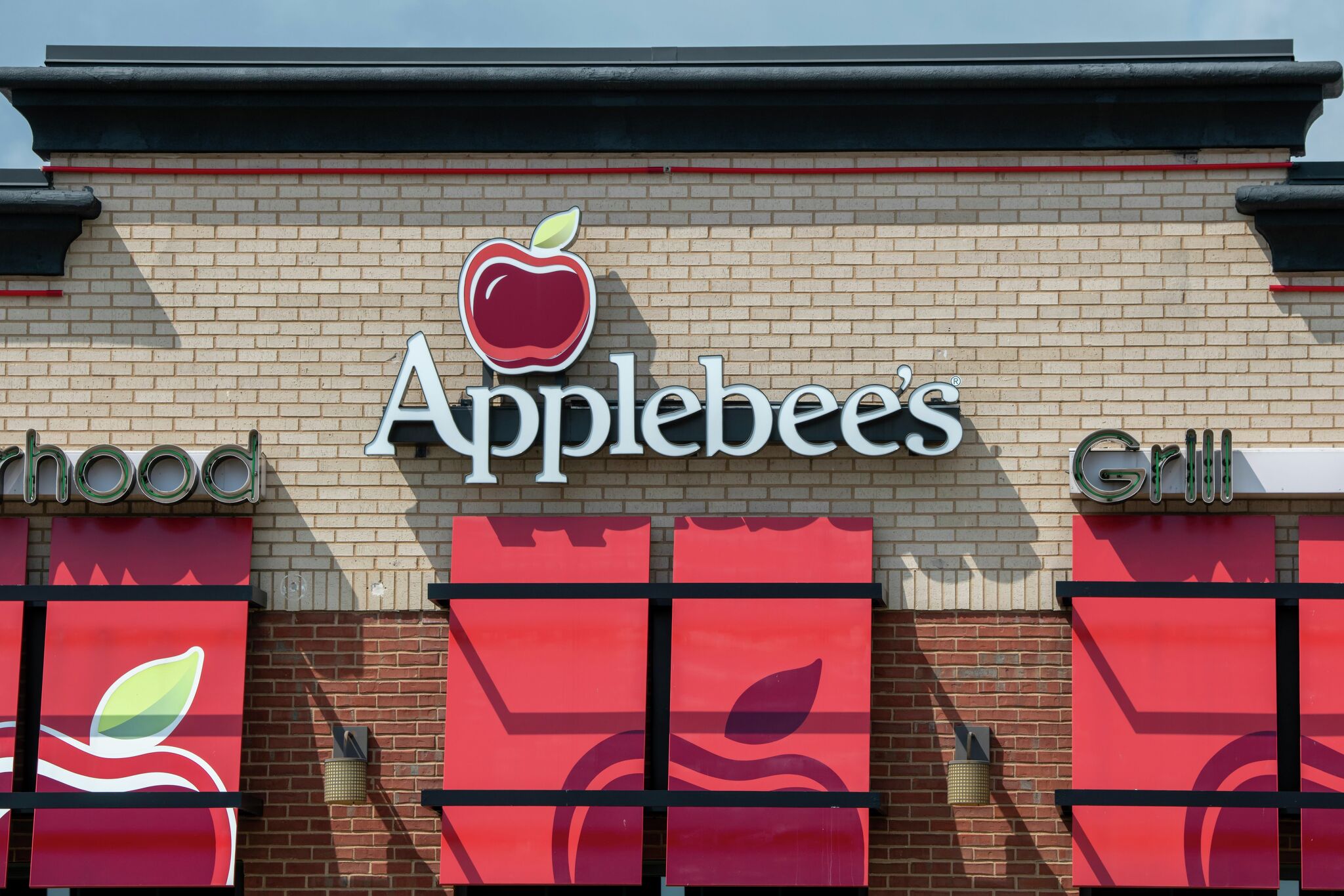 Applebee's to offer free kids' meals on Easter Sunday