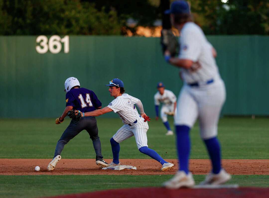 Alamo Heights routs Pieper to pick up key 26-5A baseball victory