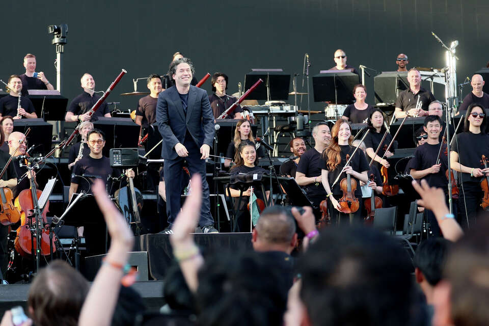 Coachella's cameo-filled Calif. orchestra experiment stuns crowd