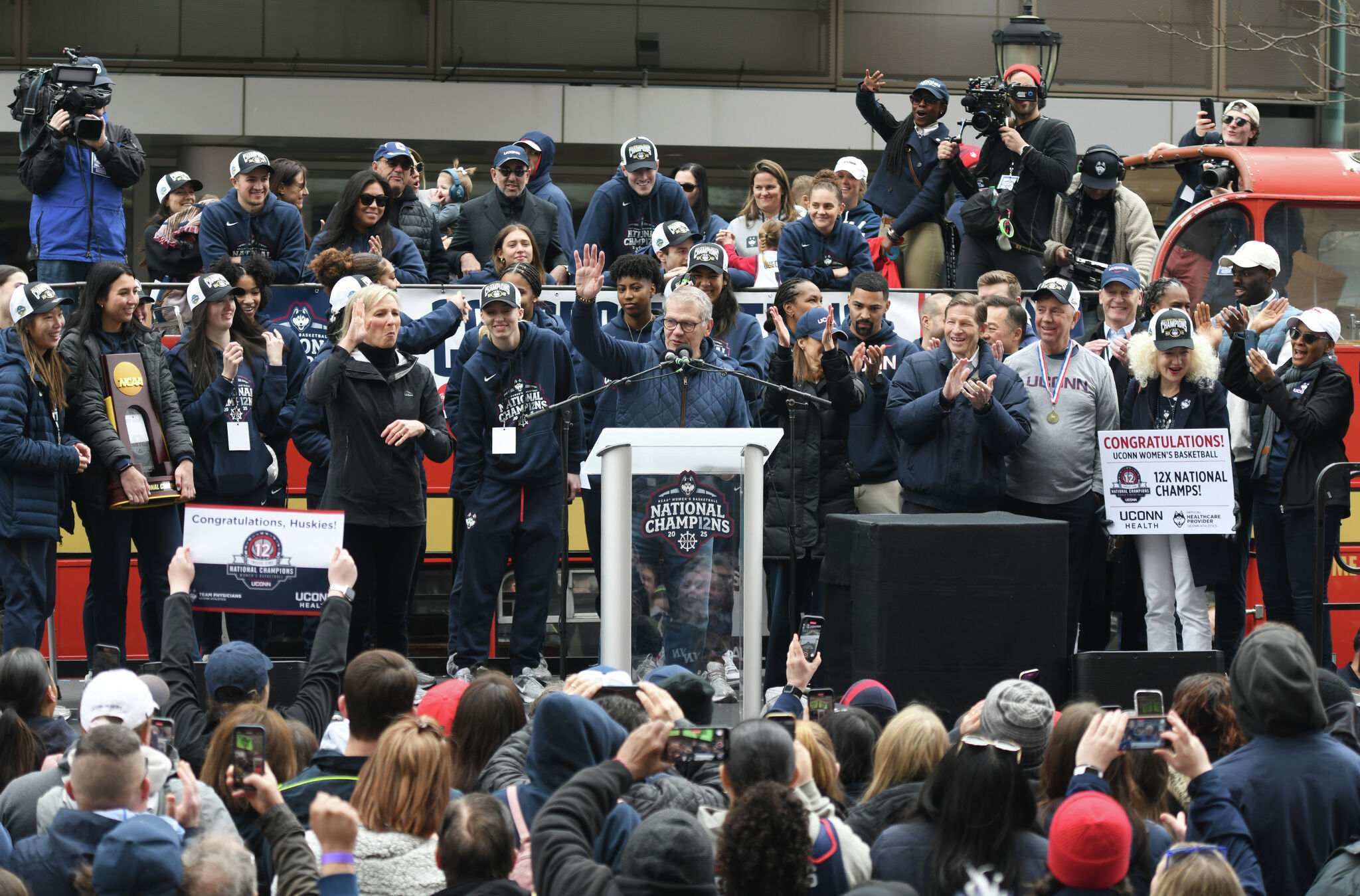 UConn women's basketball fans celebrate NCAA title with parade