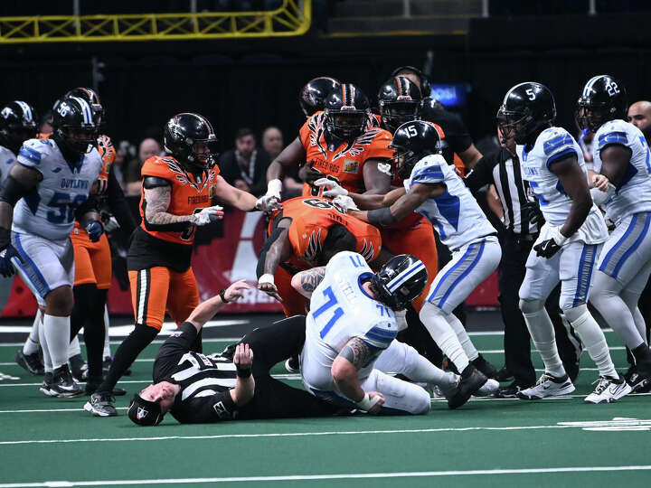 Billings Outlaws owner threatens to move Arena Football One team