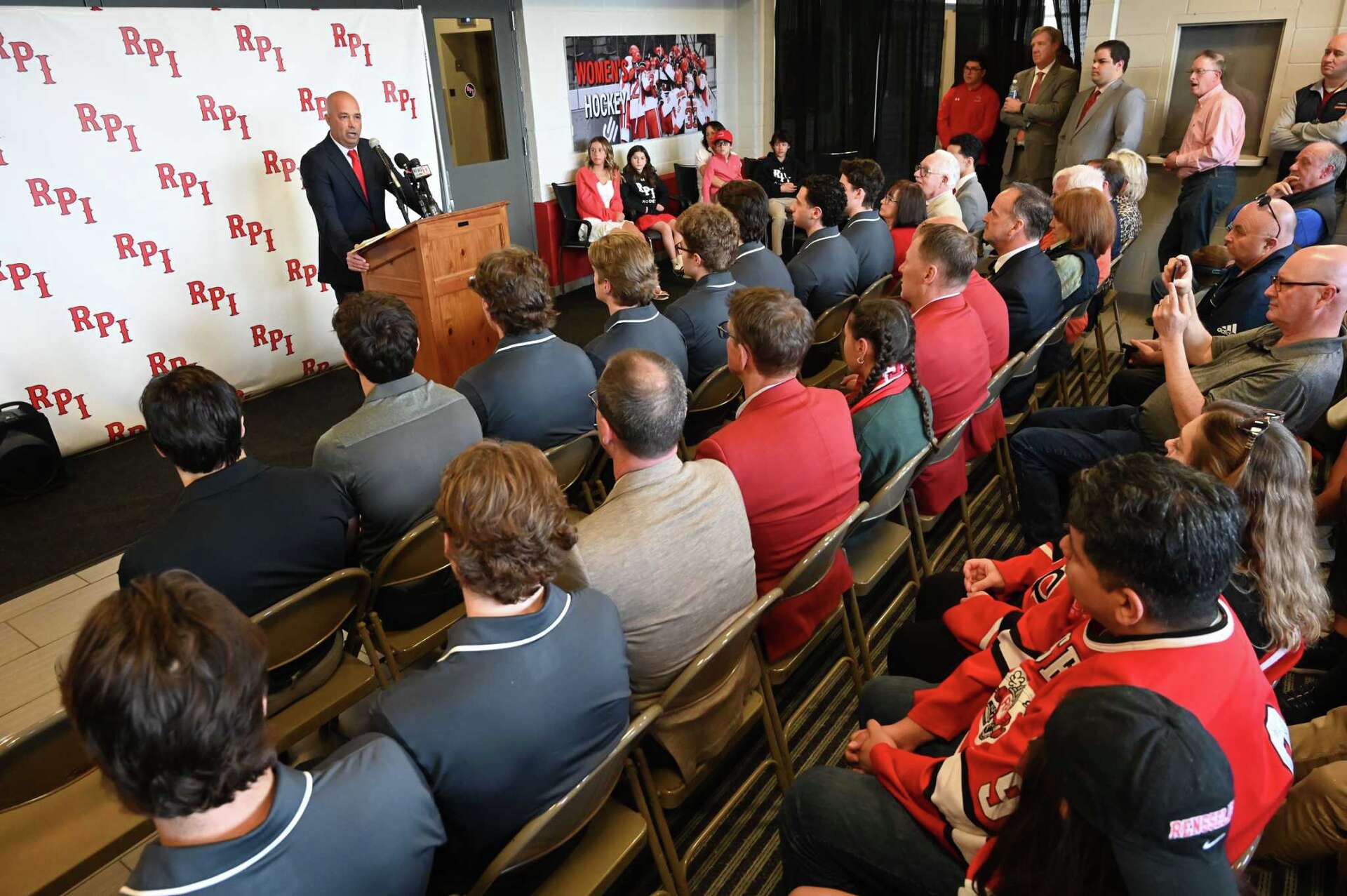 RPI introduces Eric Lang as men's hockey coach
