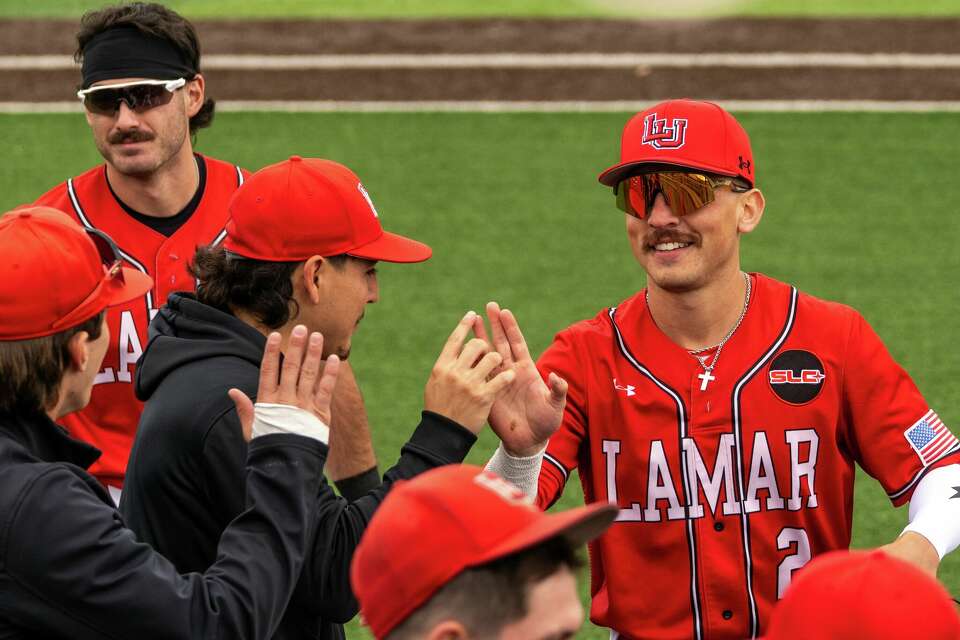 Lamar baseball reaches 30-win mark; Southland standings tighten