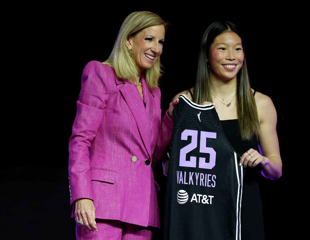 UConn's Kaitlyn Chen appears in first WNBA preseason game