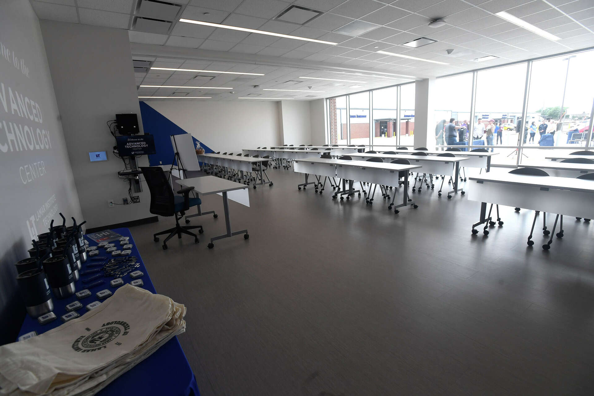 Lamar Institute unveils Advanced Technology Center for students
