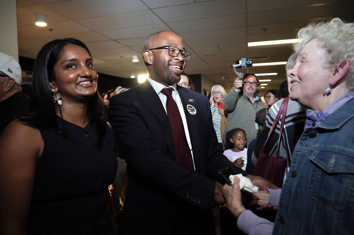Oakland mayor election: Loren Taylor takes slim lead over Barbara Lee
