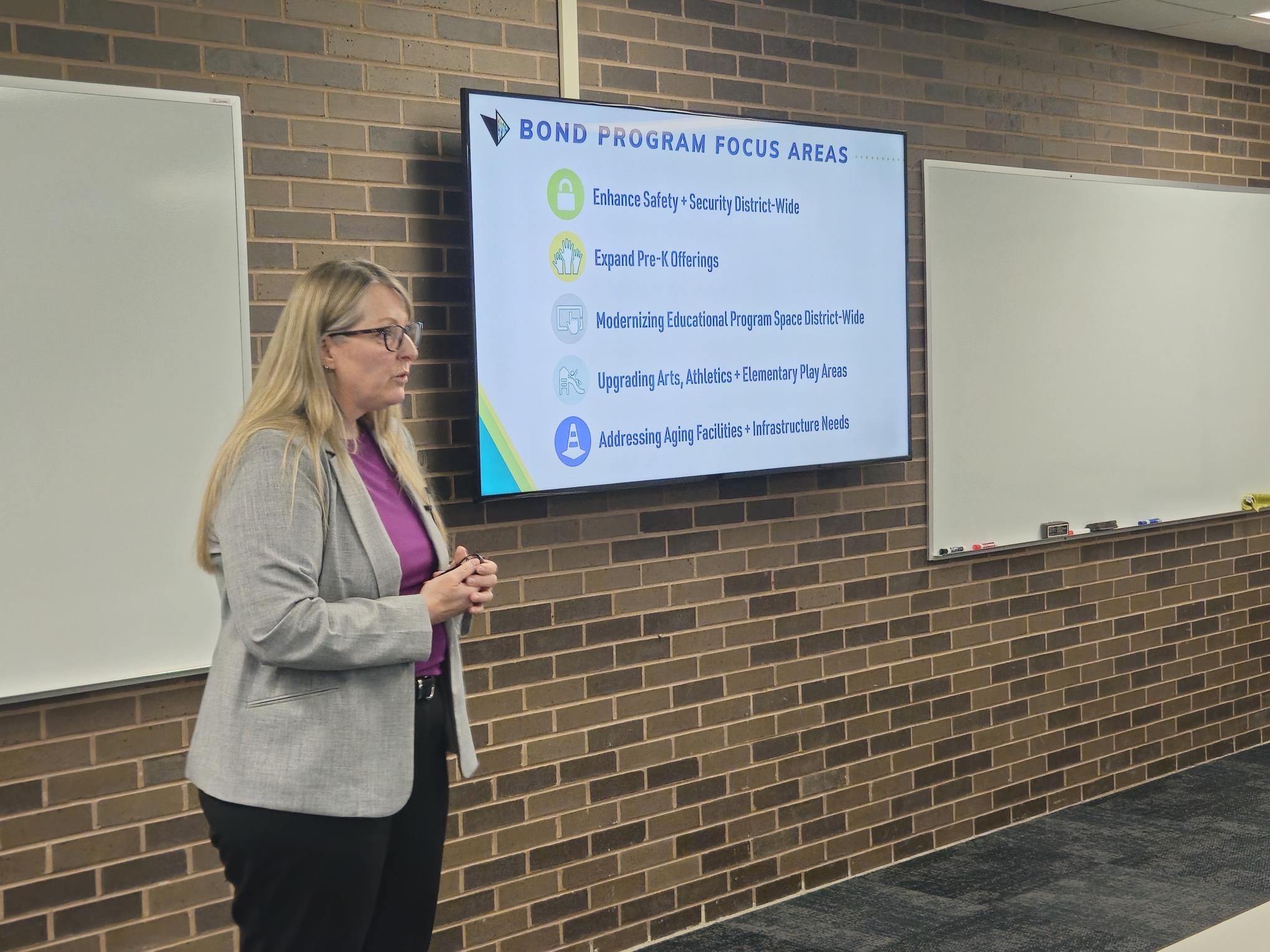 Justin Page's 23 points lead Niagara past Sacred Heart 64-61