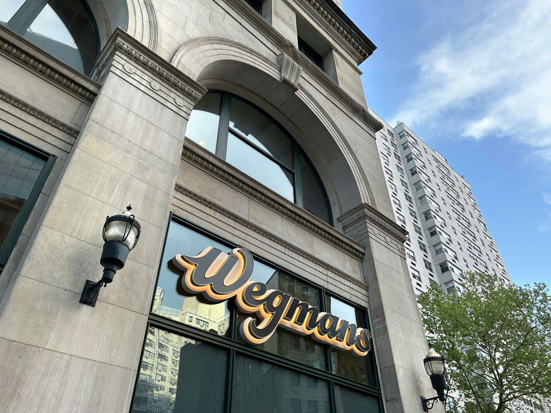 Wegmans supermarket to open sushi restaurant Next Door in Manhattan