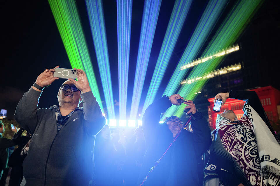 Giant laser beams shoot across San Francisco in a first for City Hall
