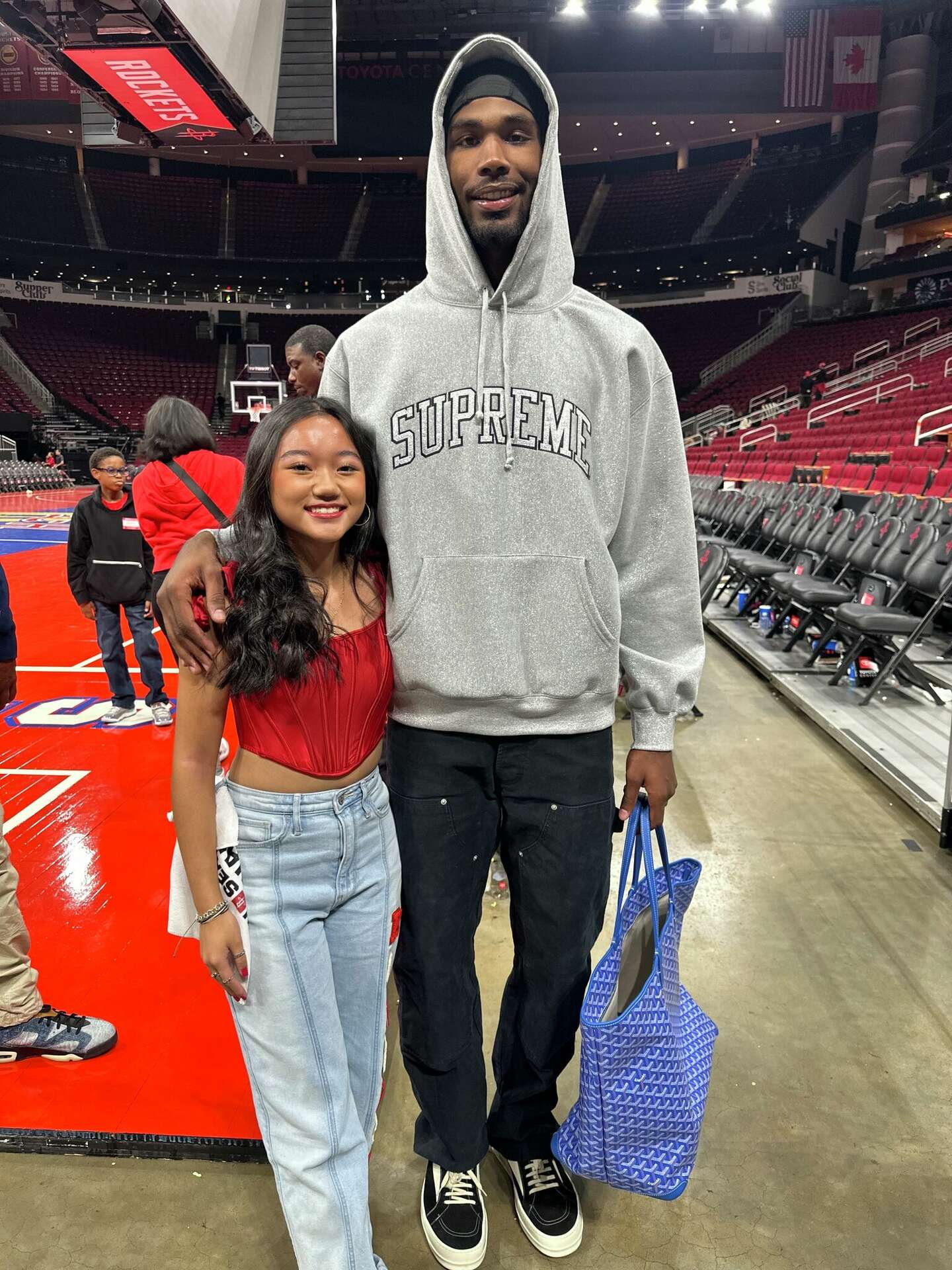 How Rockets' Tari Eason started playing Rock Paper Scissors with a fan