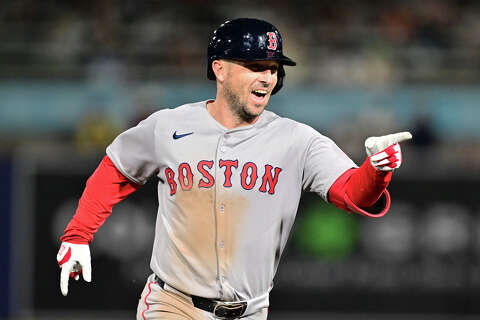 Former Astros star Alex Bregman and wife welcome birth of second child