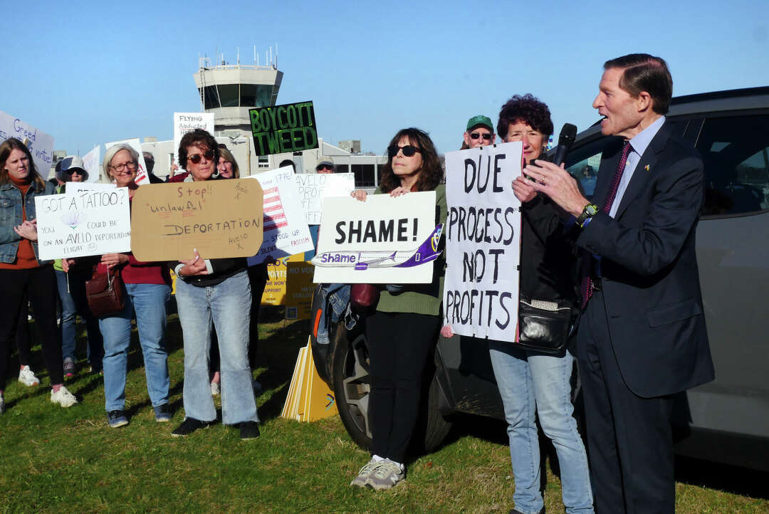 Hundreds rally in New Haven to protest Avelo ICE deportation flights
