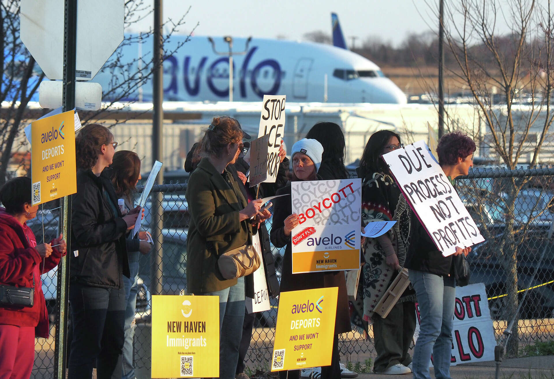 Hundreds rally in New Haven to protest Avelo ICE deportation flights