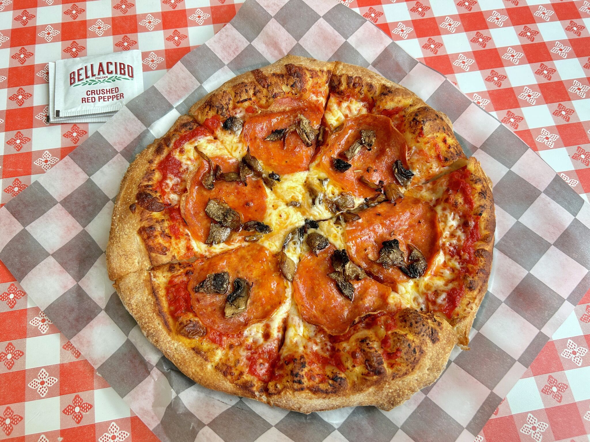 Mattenga's Pizzeria has a $10 personal pizza lunch special