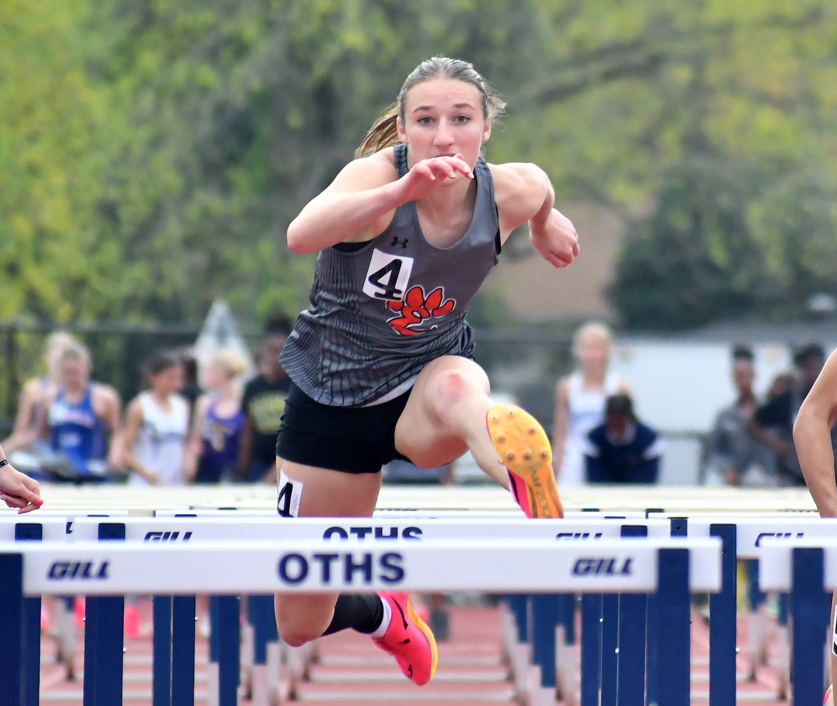 Sophie Shapiro breaks Edwardsville track records in hurdles, dash