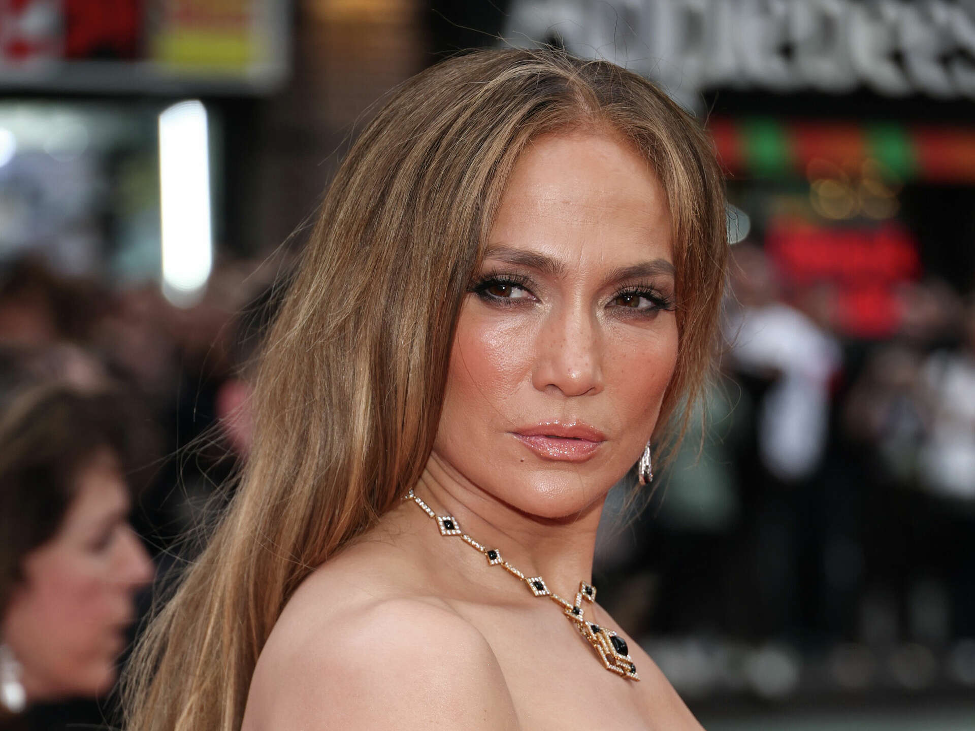 Jennifer Lopez to star in new Netflix film 'The Last Mrs. Parrish'