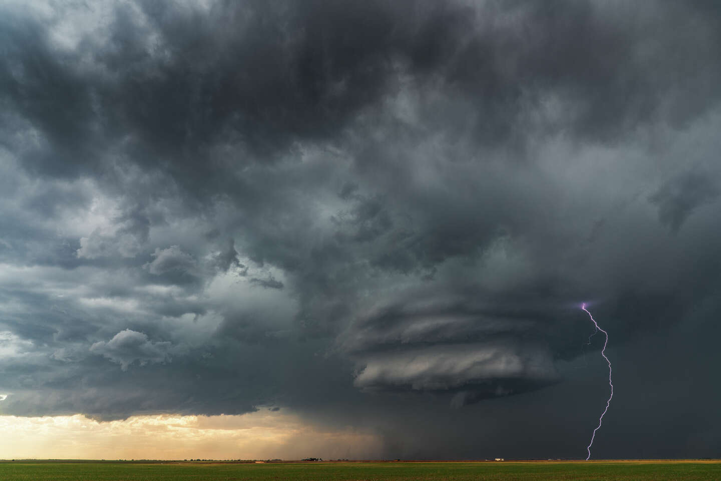 Multiple tornadoes tear through North Texas, damaging homes