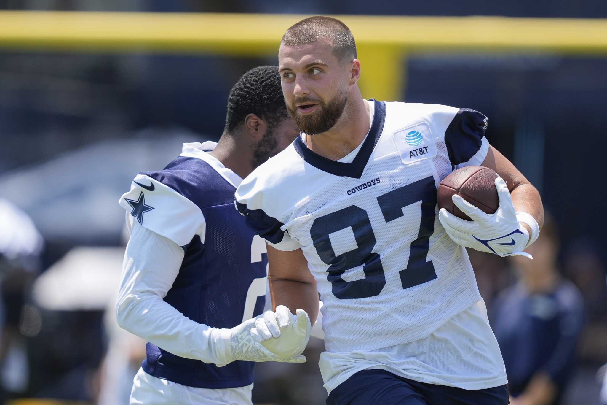 Dallas Cowboys tight end Jake Ferguson announces engagement