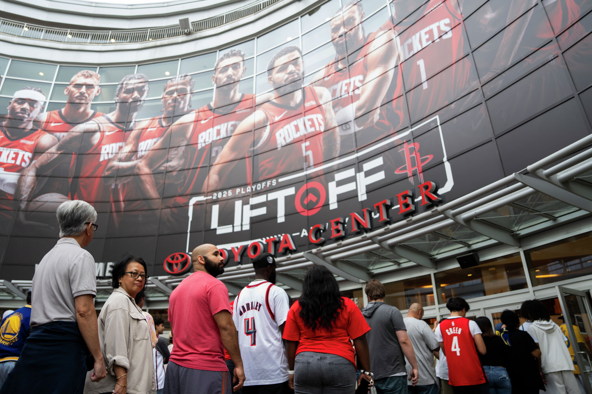 Texans stars show out to support Rockets in playoff opener