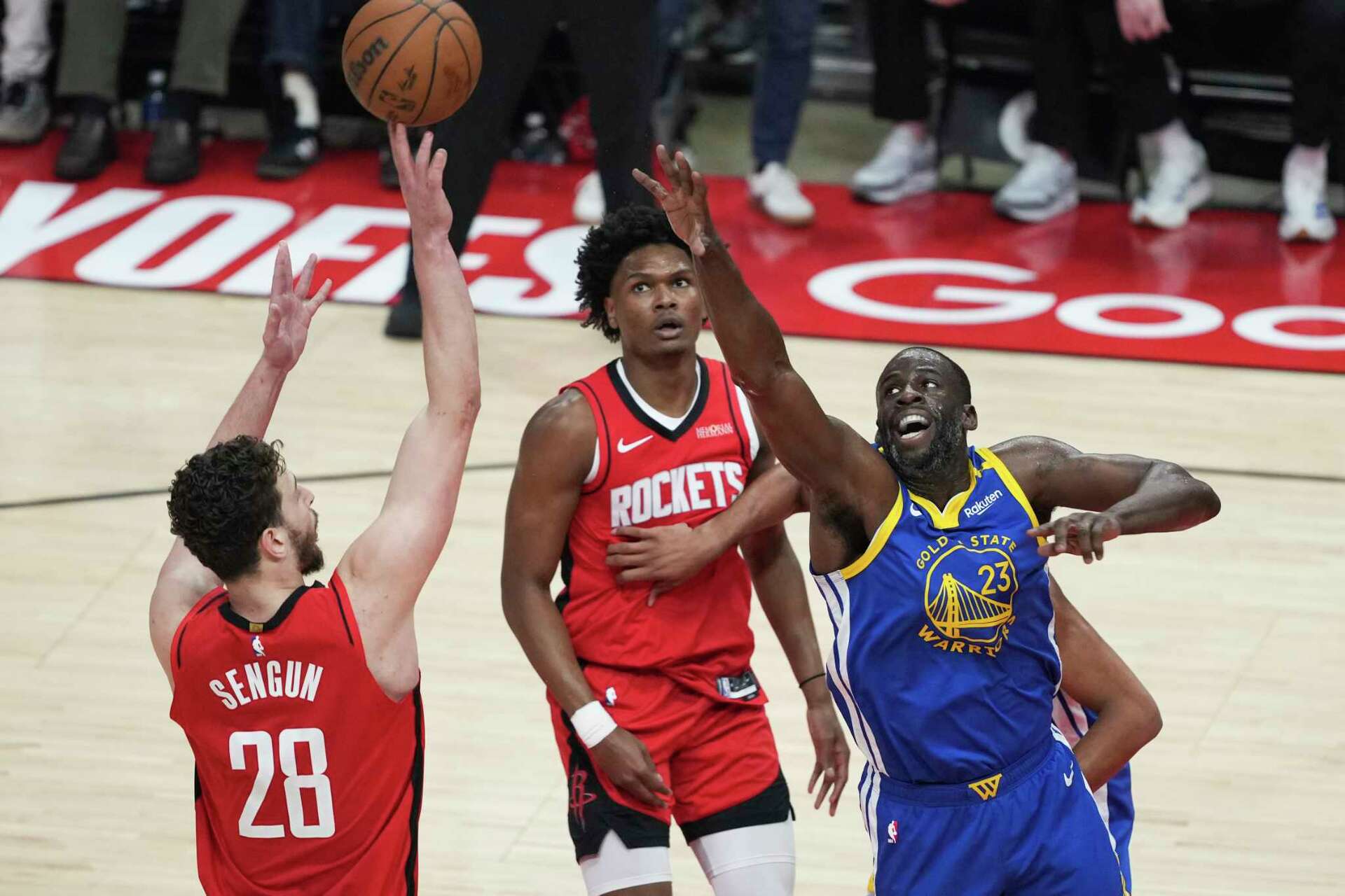 Rockets' Steven Adams, Jabari Smith play well off bench vs. Warriors