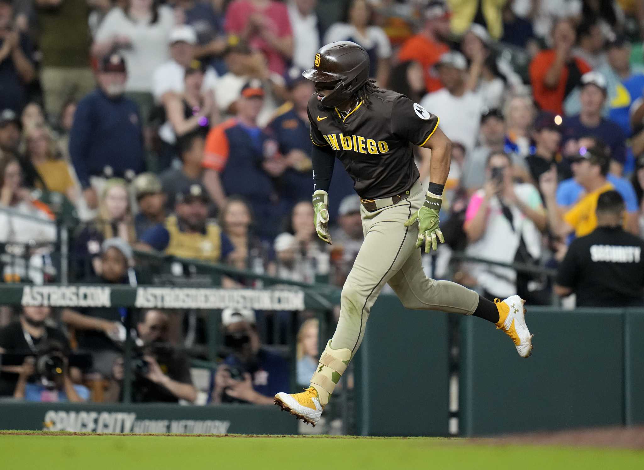 San Diego's Fernando Tatis Jr. beats Astros with 427-foot home run