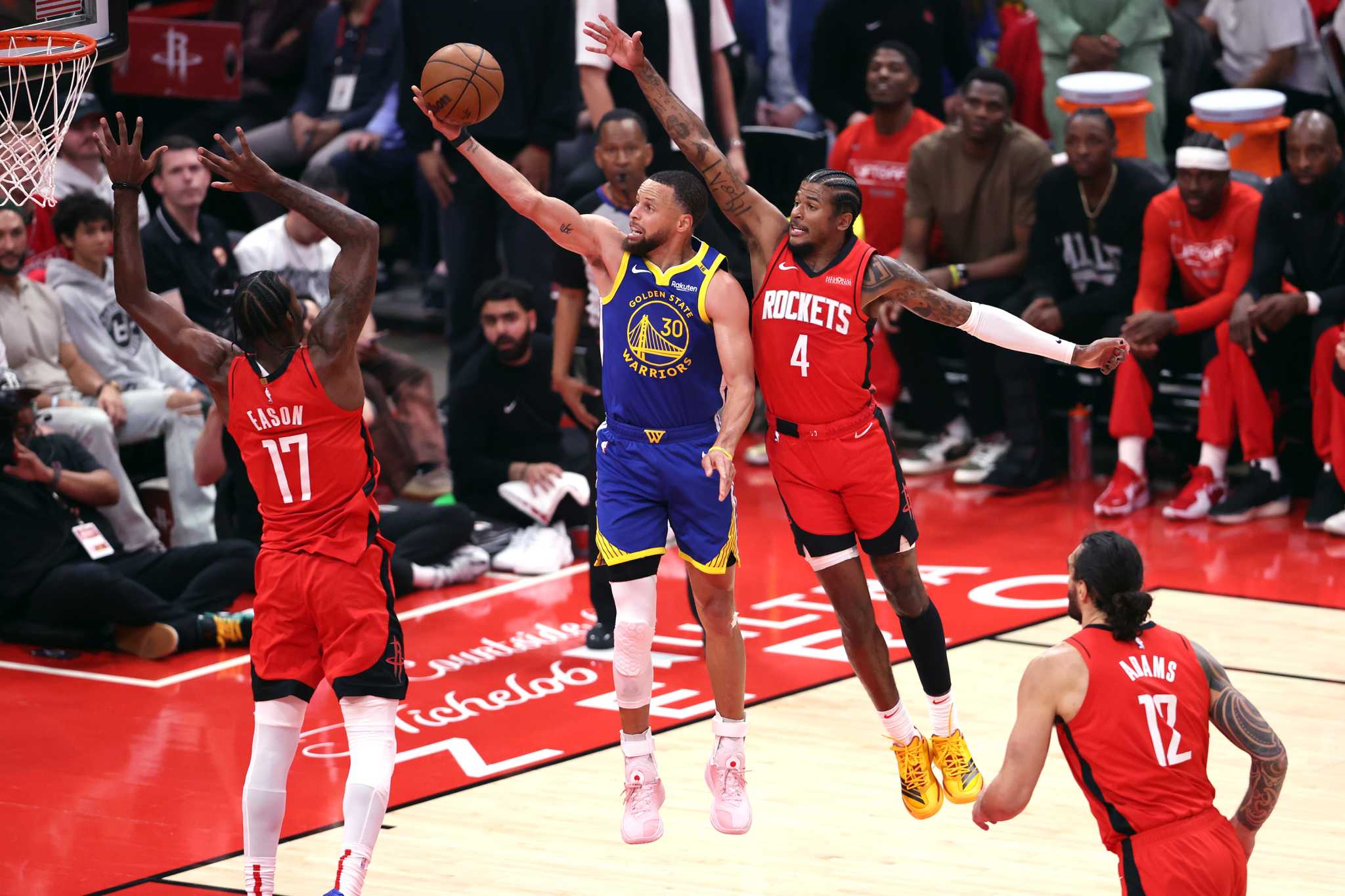 Warriors win Game 1 as Stephen Curry calmly repulses Rockets’ rally