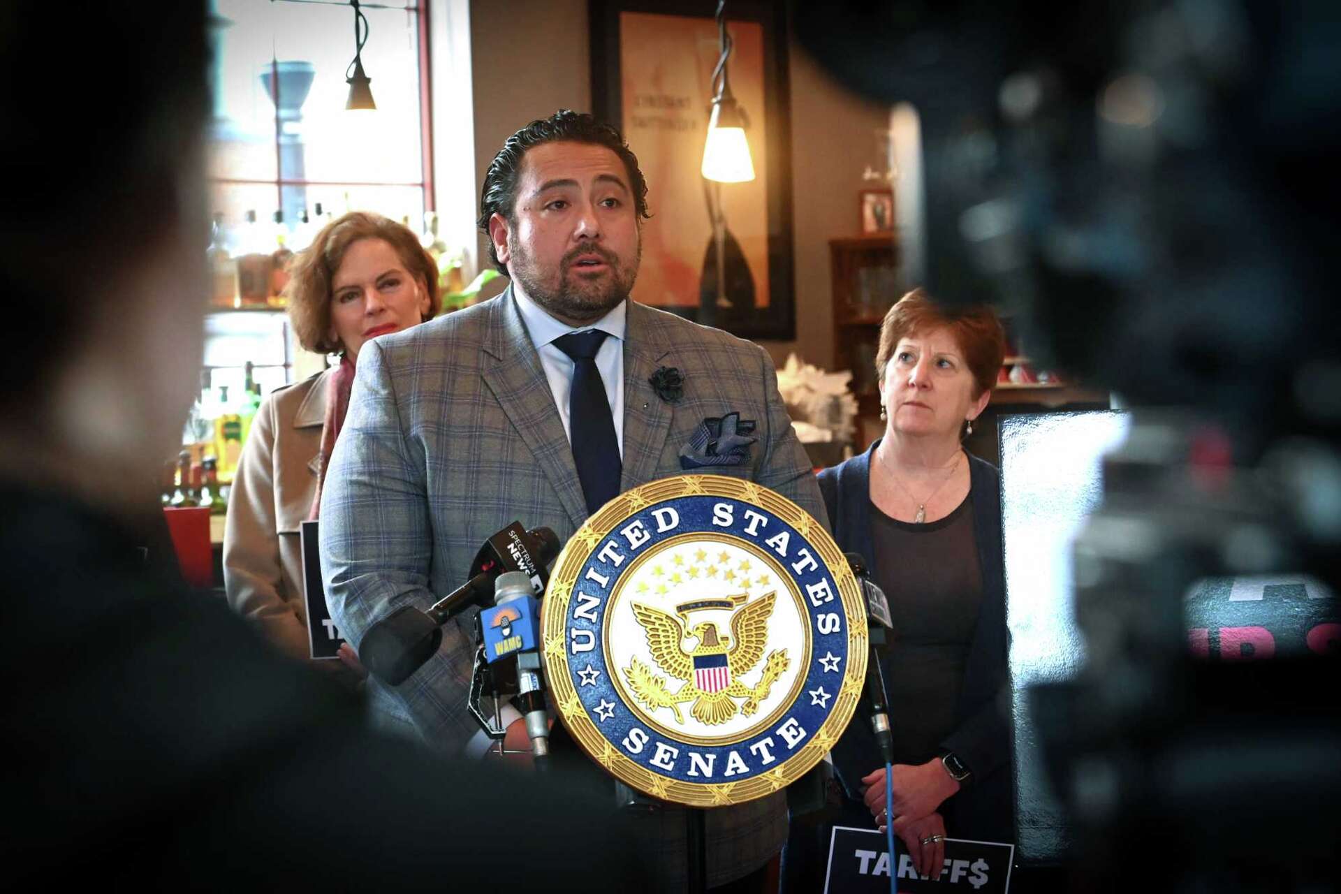 Albany-area restaurateur charged with DWI