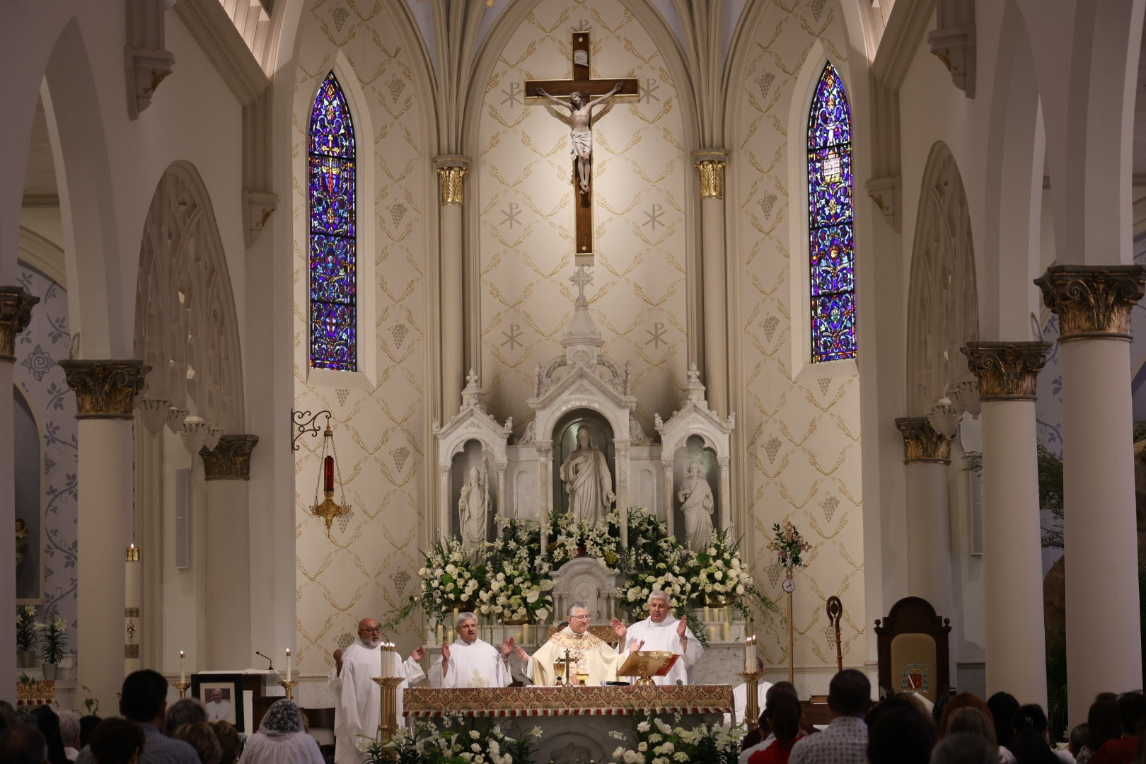 Laredo Catholics remember Pope Francis with Easter tribute Mass