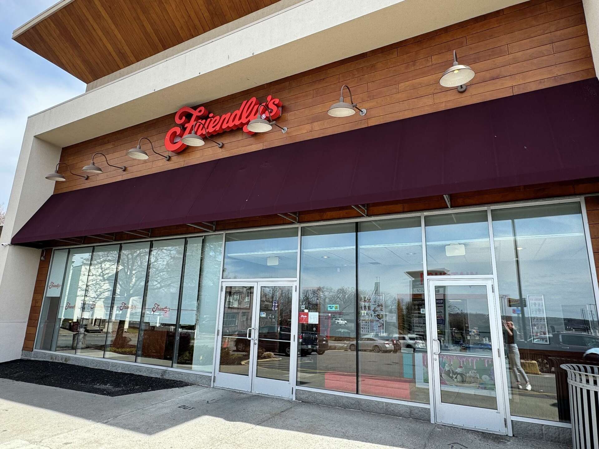 Friendly's 90th anniversary menu delivers old favorites, warm memories