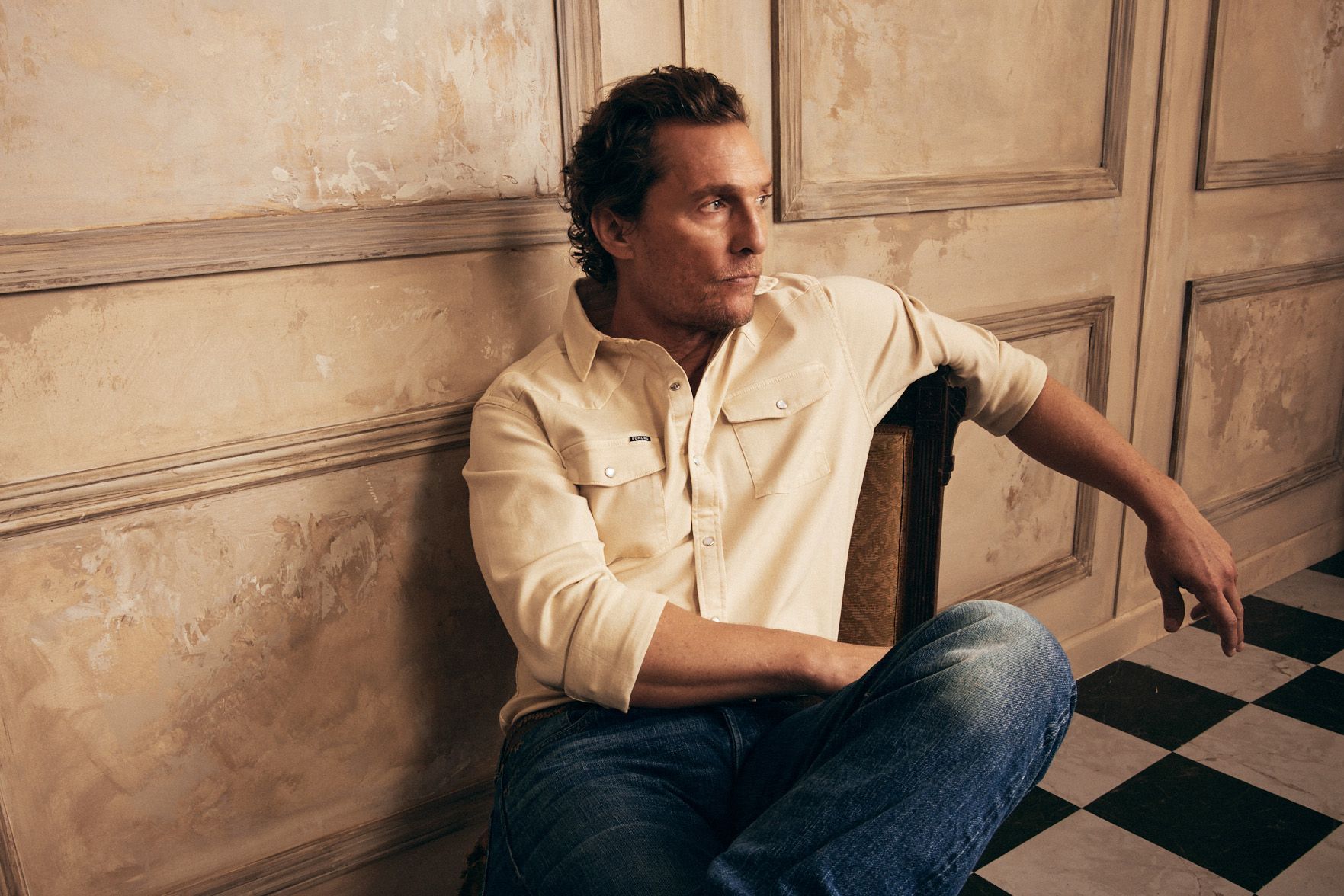 Kick streamer pays woman who can't swim to jump in Texas lake